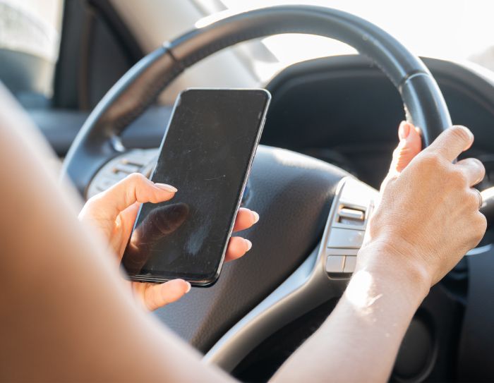 Michigan's New Distracted Driving Law is Now in Effect, Here's What to ...
