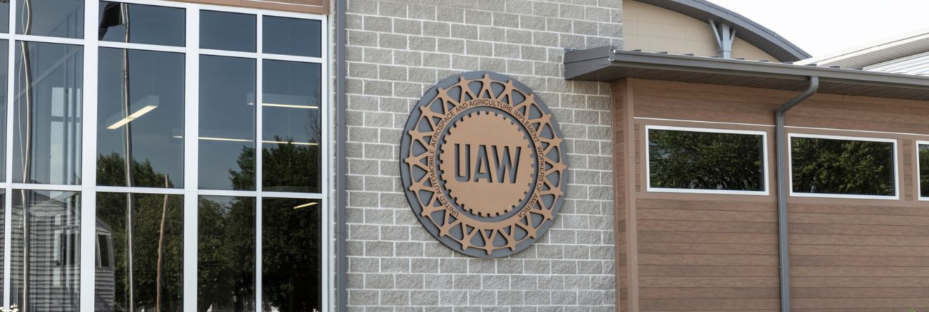 Autoline's John McElroy Discusses Where the UAW Strike Stands and Why ...